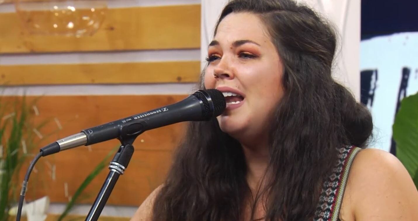 Beth Turner Performs Live - Yurview